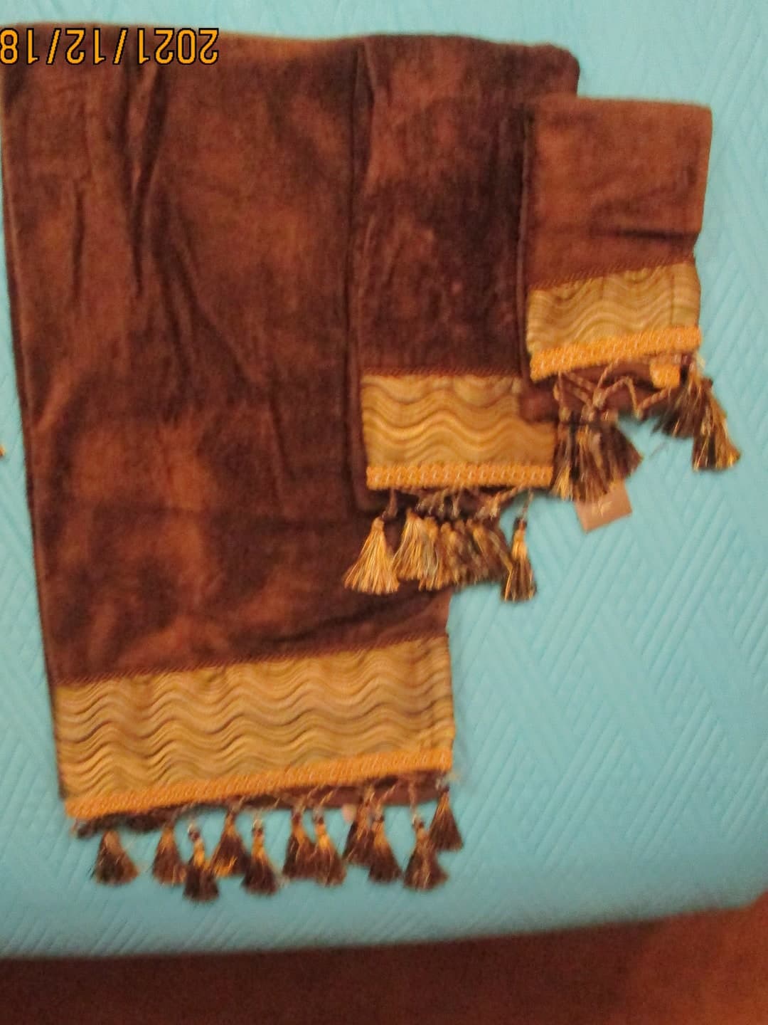 2 New Old Stock Croscill 3 Piece Thick Bathroom Towel Sets in Rich — Planner 5D